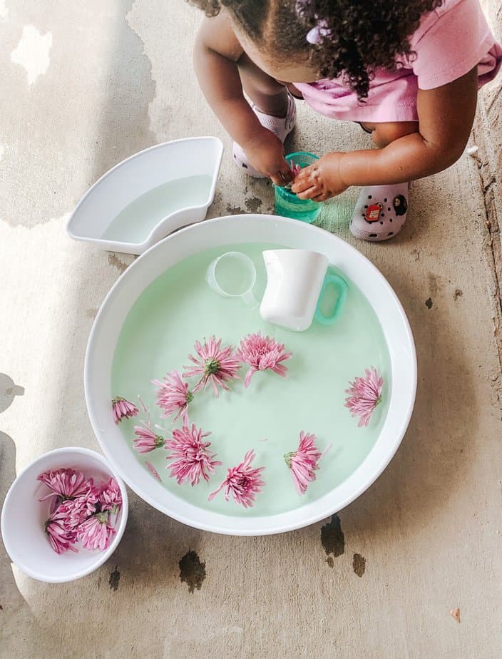 Fun Flower Sensory Bin For Toddlers - Jasmine Ansah